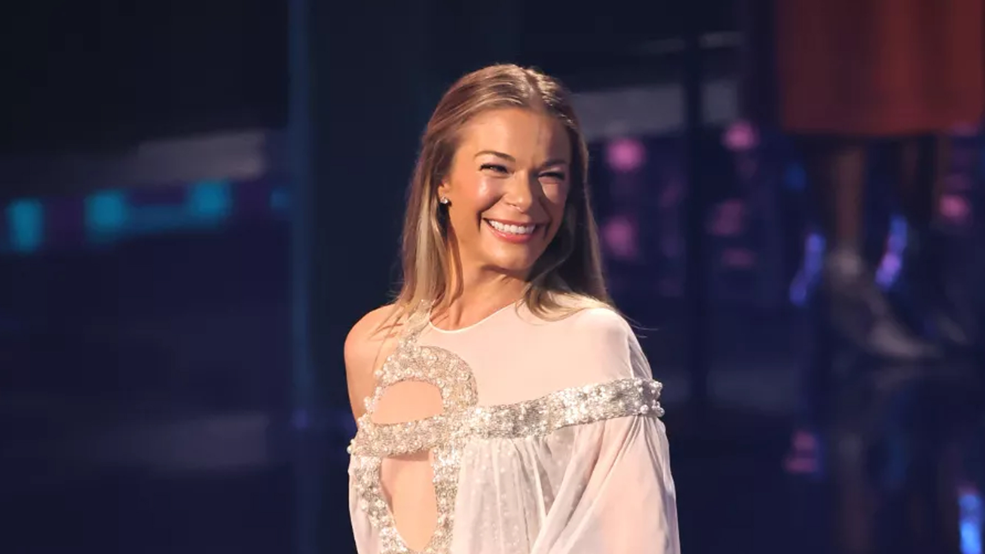 LeAnn Rimes Performs An Iconic Song Decades Apart & It Will Give You Chills